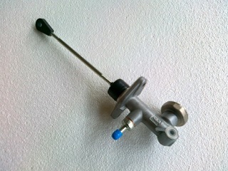 Xy lanh côn trên ( tổng côn trên) xe Captiva hãng GM 96625628